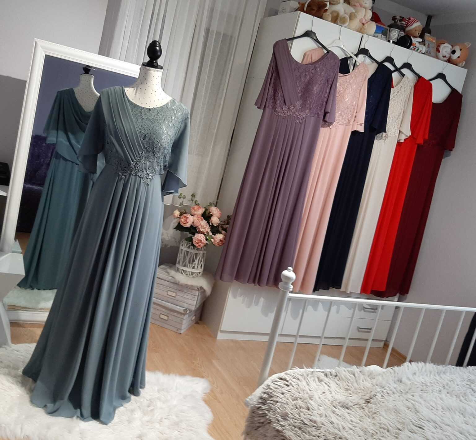 Haljina duga prljavo roze boje sa čipkom - Elegant Shop